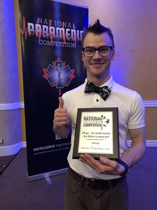 Student wins academic award at National Paramedic Competition ...