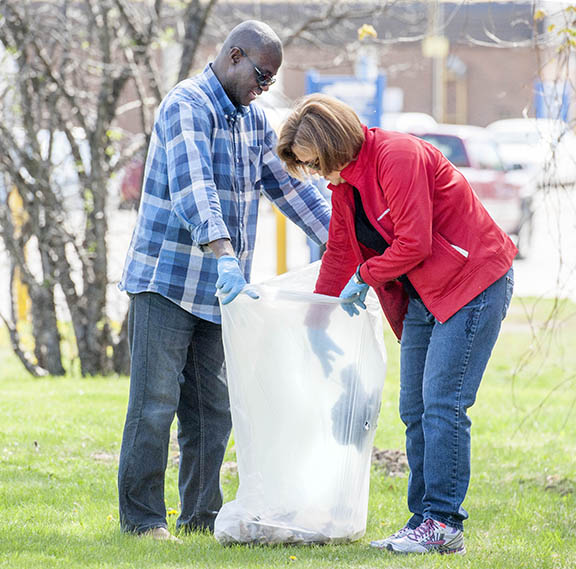 Georgian kicks off Waste Reduction Week with Campus Cleanup - Georgian ...